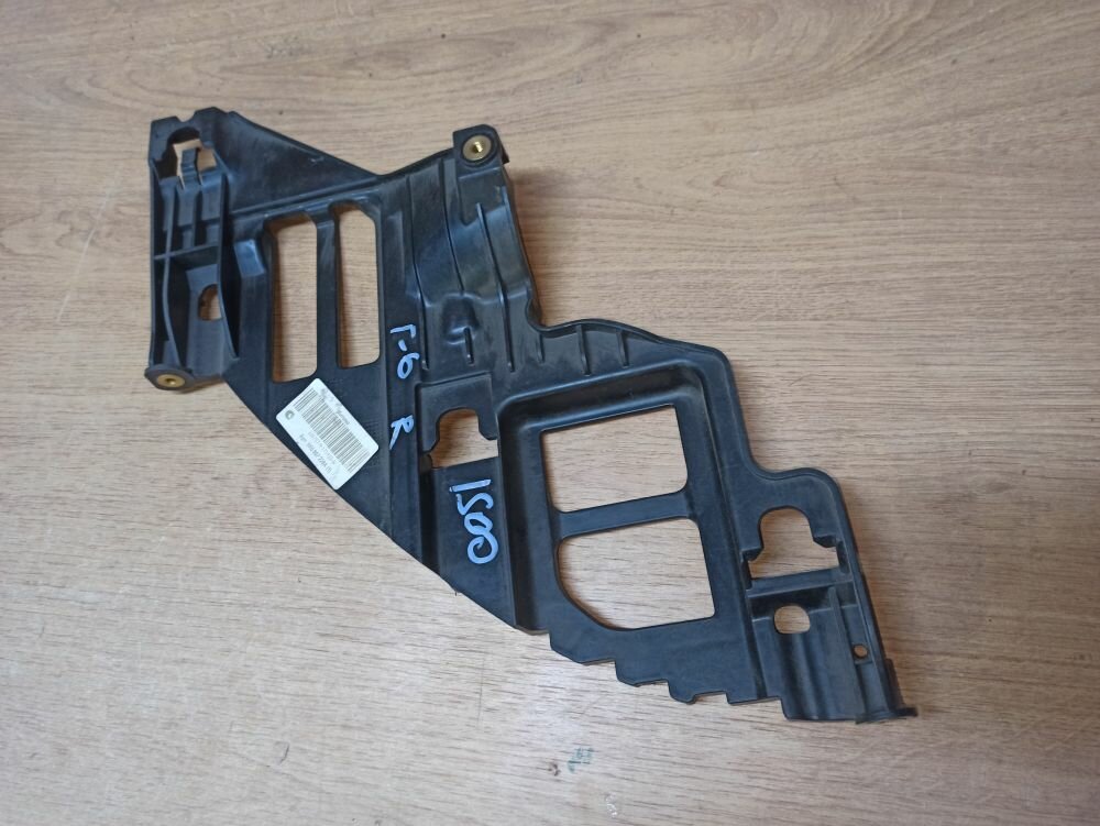 Крепление фары правое Volkswagen Golf 6 5K0807228A 5K0807228A