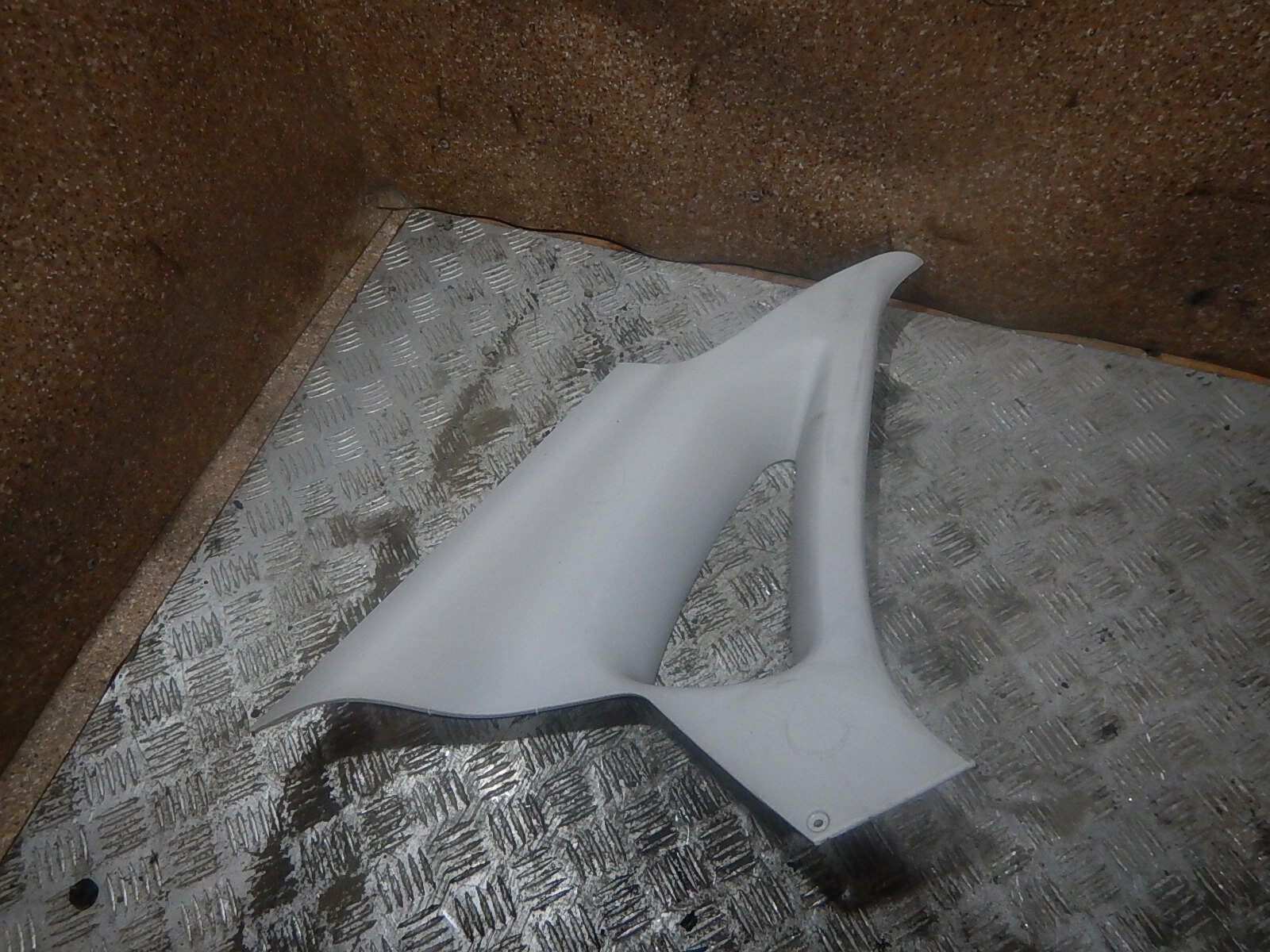 Б/У Обшивка стойки задней левой, ВАЗ (VAZ)-LADA GRANTA (гранта) (11-18) LADA GRANTA (Гранта) (11-18) Седан,верхняя. Без п...