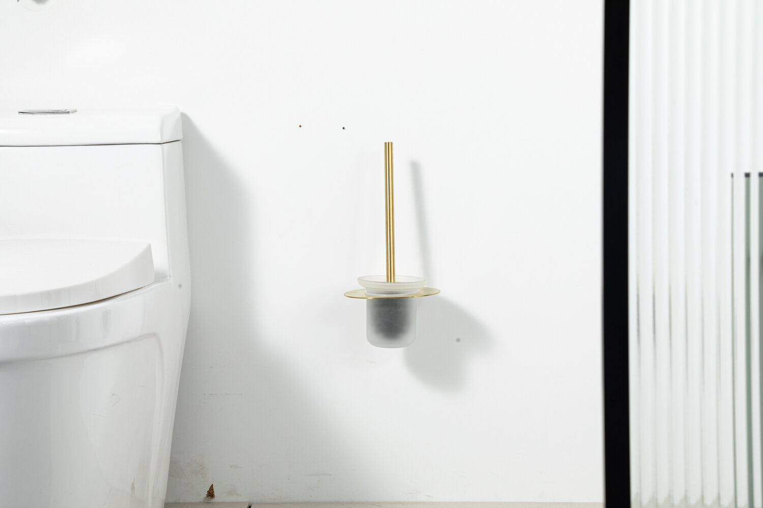 Ершик настенный GAPPO G30910-3 золотой сатин, металл/стекло, крепление шурупы