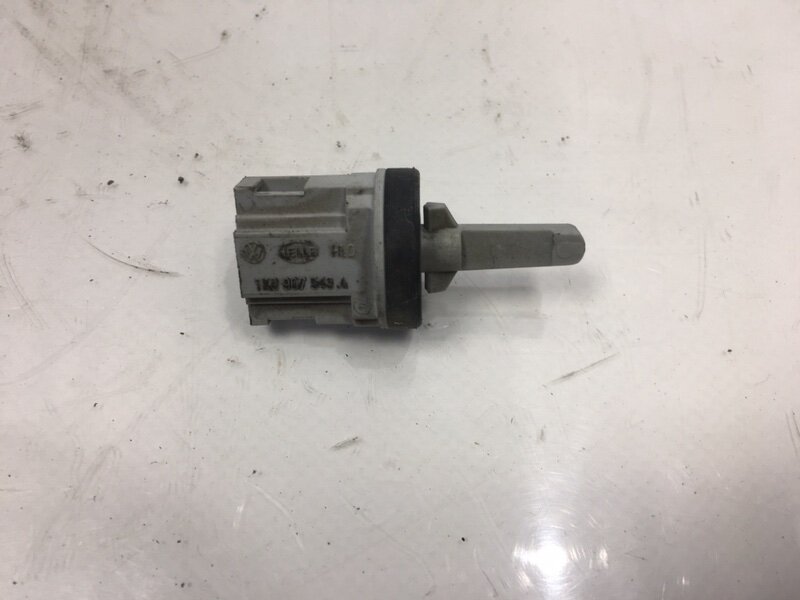 Б/У датчик температуры воздуха в салоне Volkswagen Jetta 2007 1K2 BSE 16113 VAG арт. 1k0907543