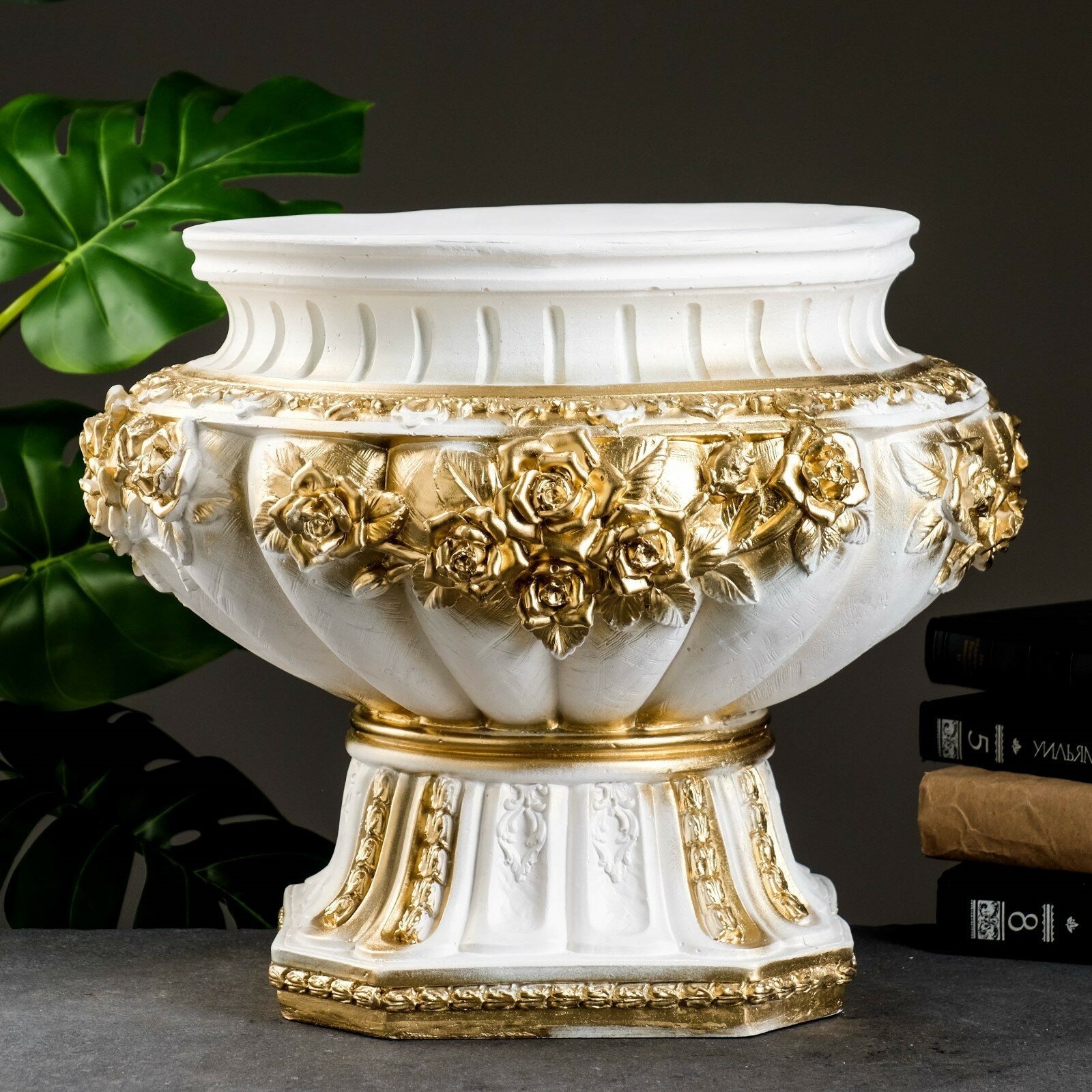 Вазон Хорошие сувениры "Афина", объём 4,3л, размер 41х34х41см, белое золото