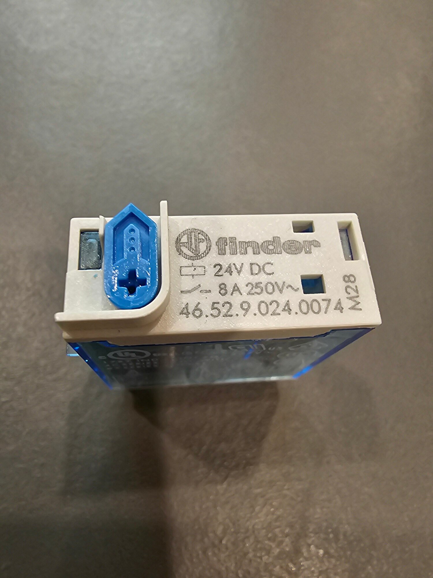 46.52.9.024.0074 465290240074 Миниатюрное промышленное реле; 2 перекидных контакта 8А ( 24В DC)