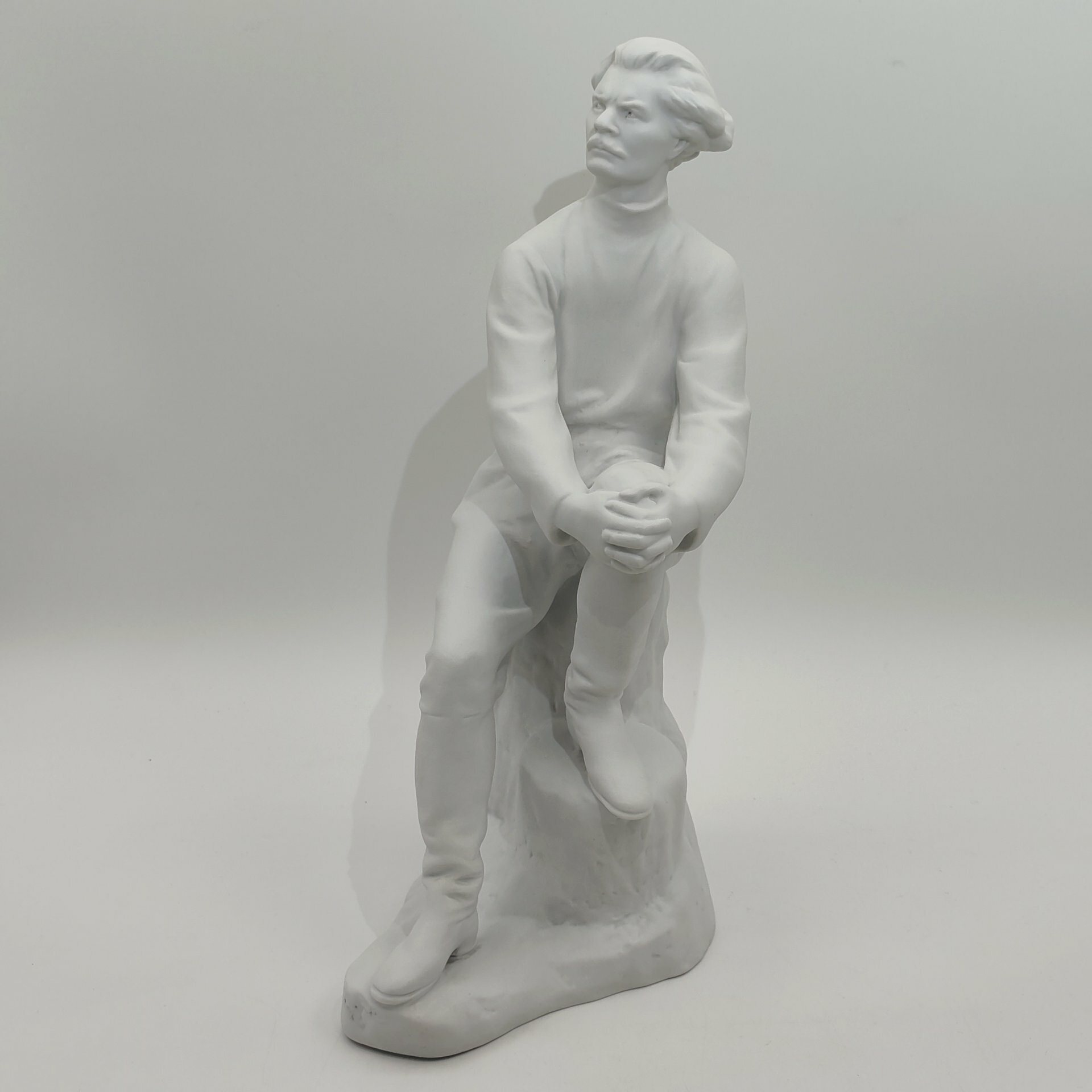 Статуэтка "Максим Горький", автор В. Г. Стамов, бисквит