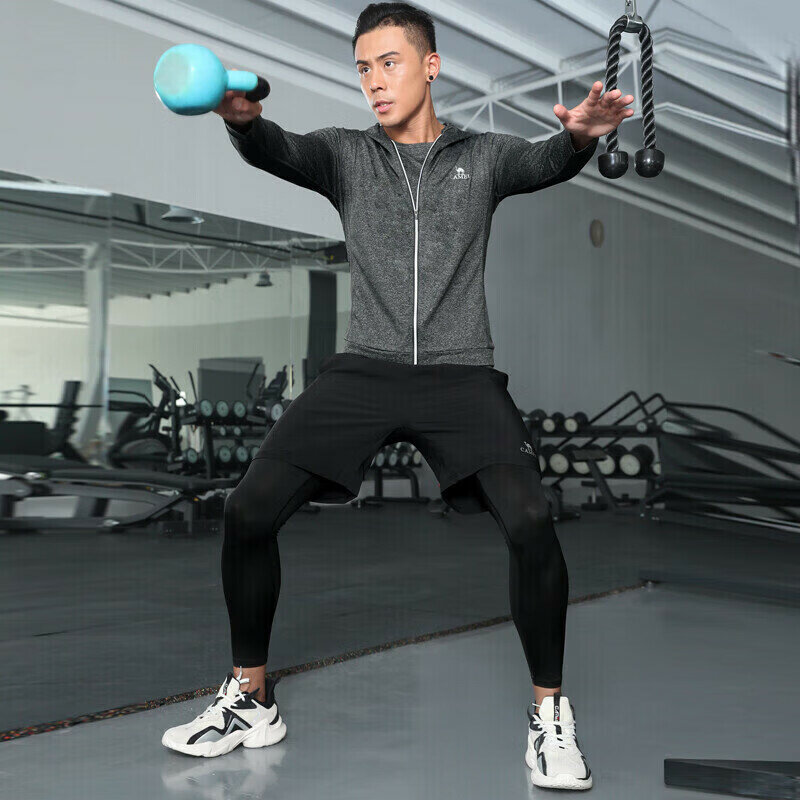 Костюм спортивный