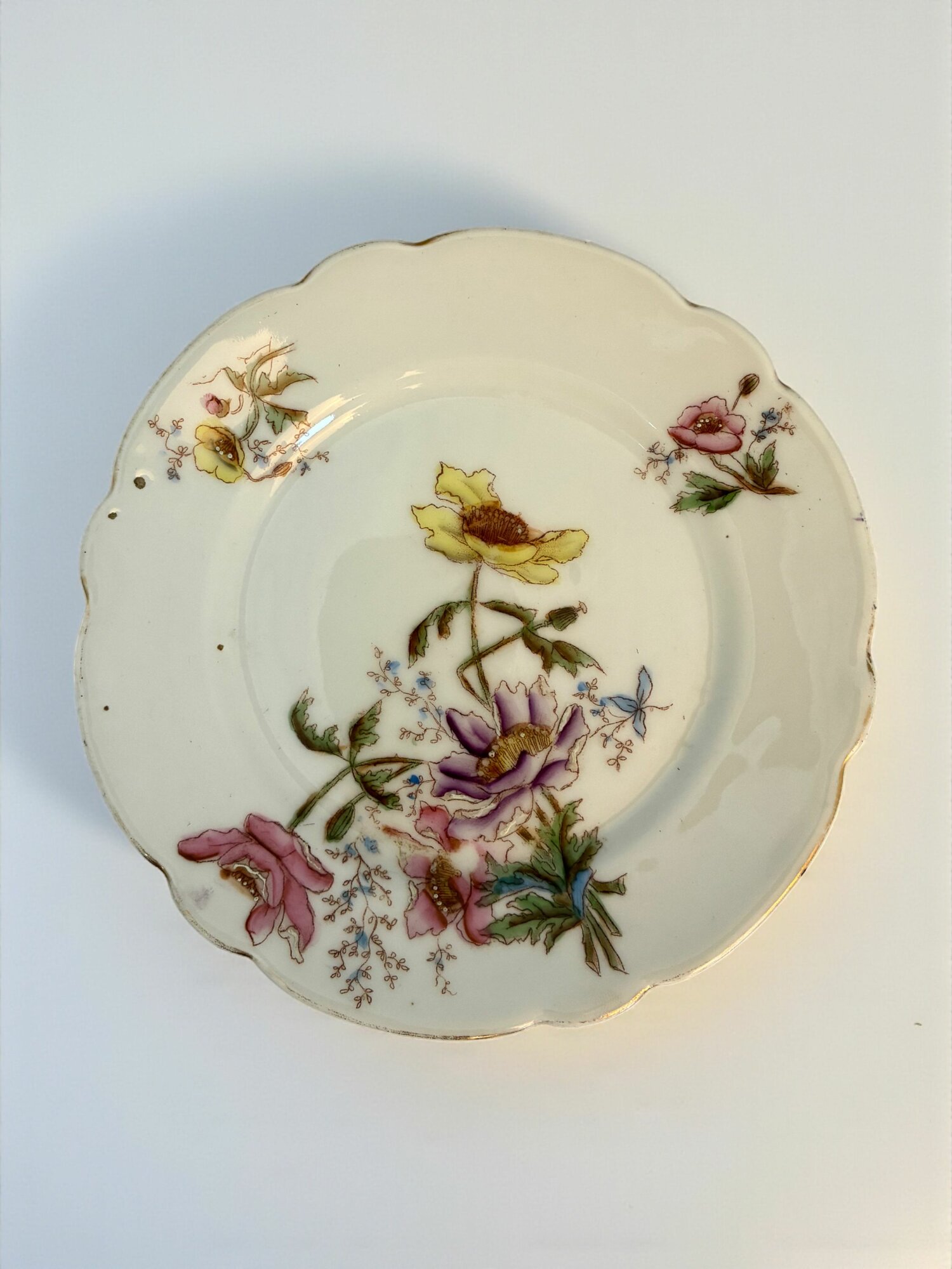 Антикварная сервировочная тарелка (D 17 см), фаянс, М. С. Кузнецова, нач. XX в.