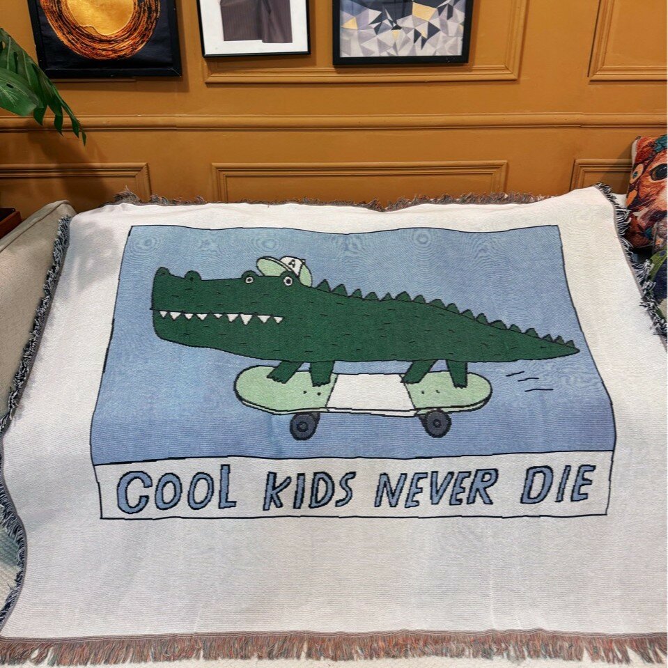 “Cool Kids Never Die” Диванное одеяло, крокодил, одеяло простой линии, 130x160 cm