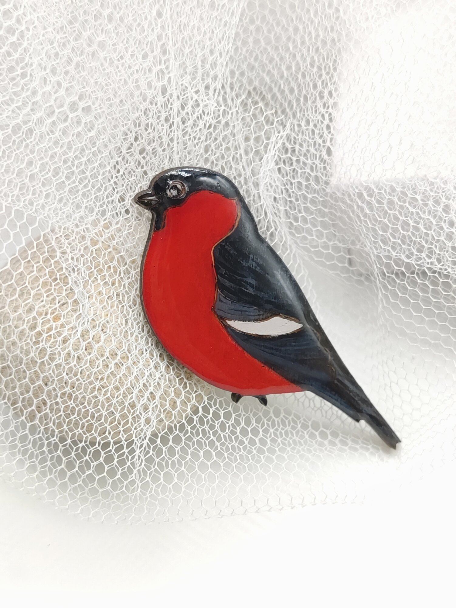 Брошь, дерево