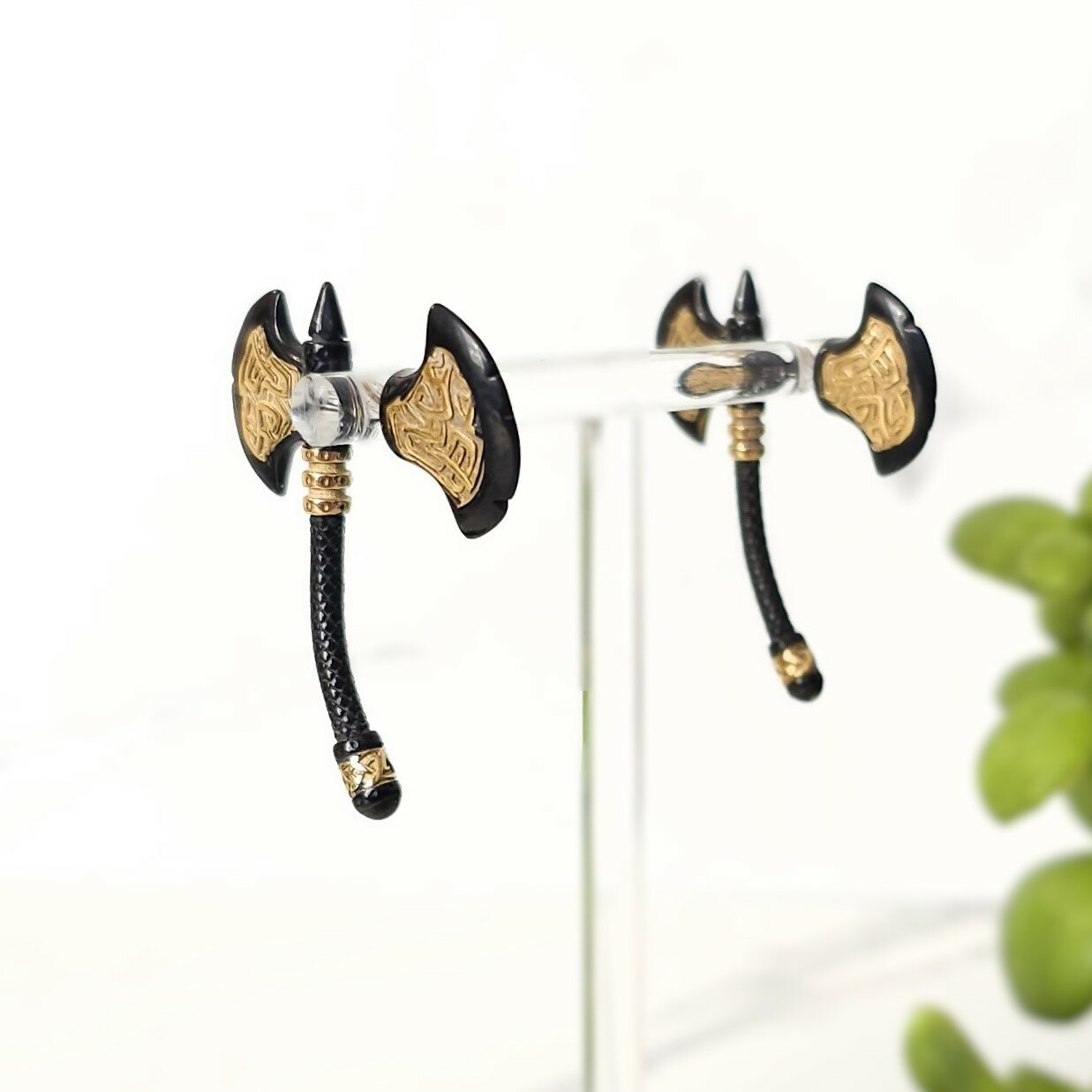 Моносерьга кафф, славянский оберег