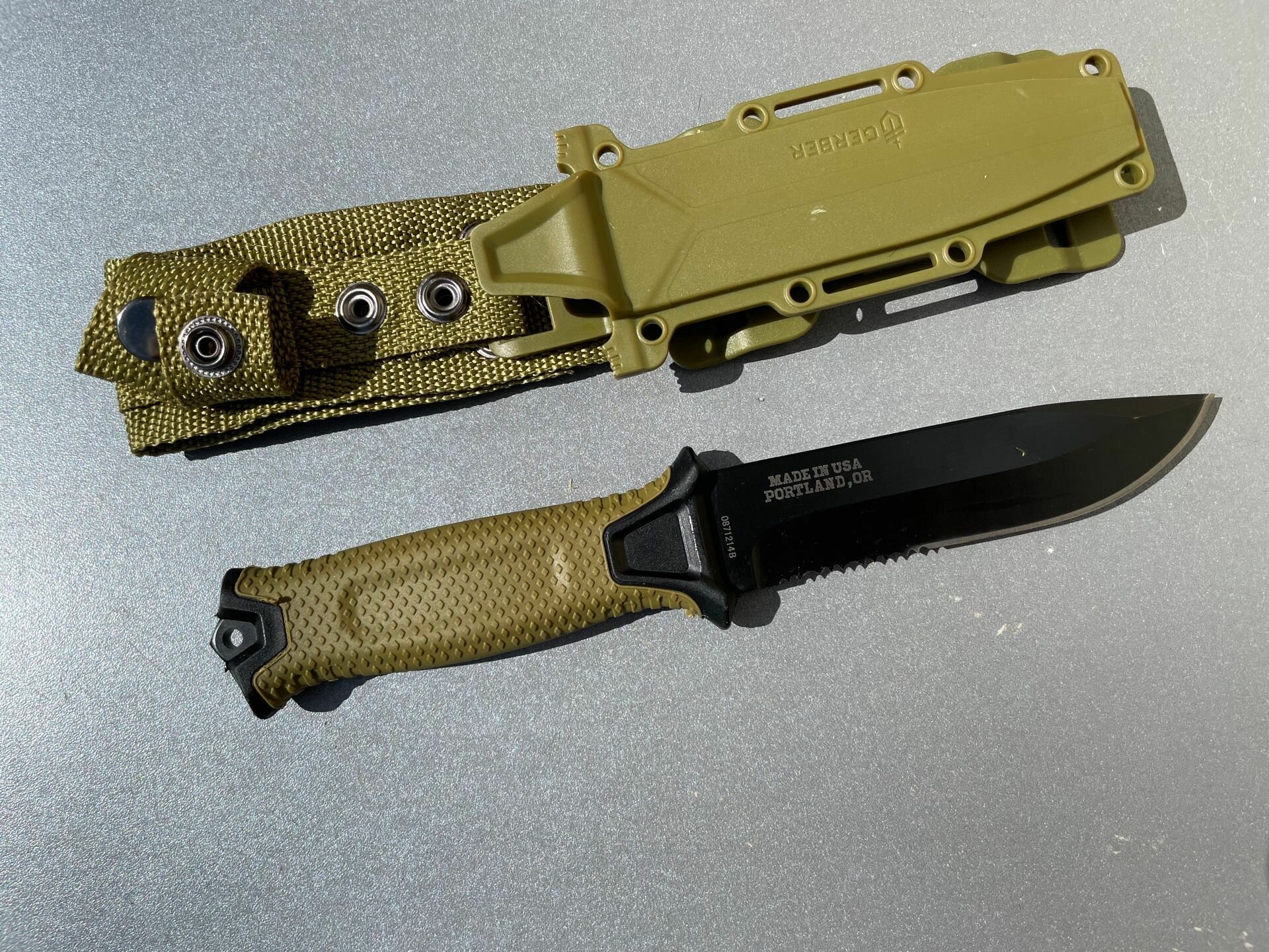 Нож туристический Gerber Strongarm