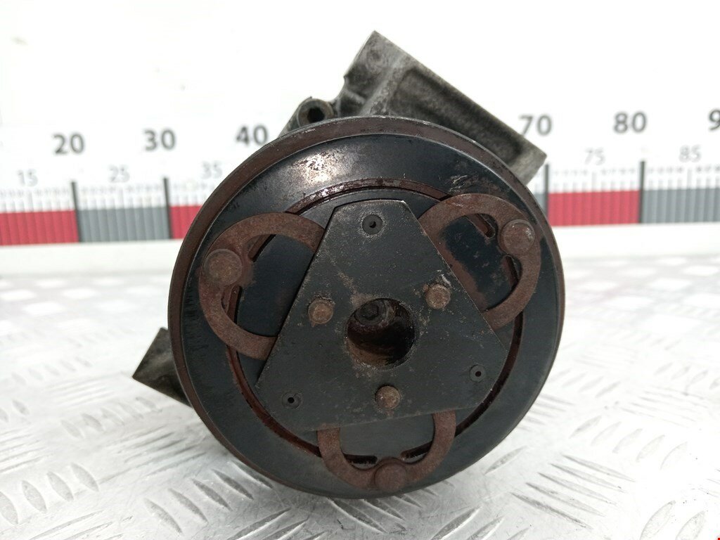 Компрессор кондиционера Nissan Note (E11) 92600CJ700 арт. 1904576