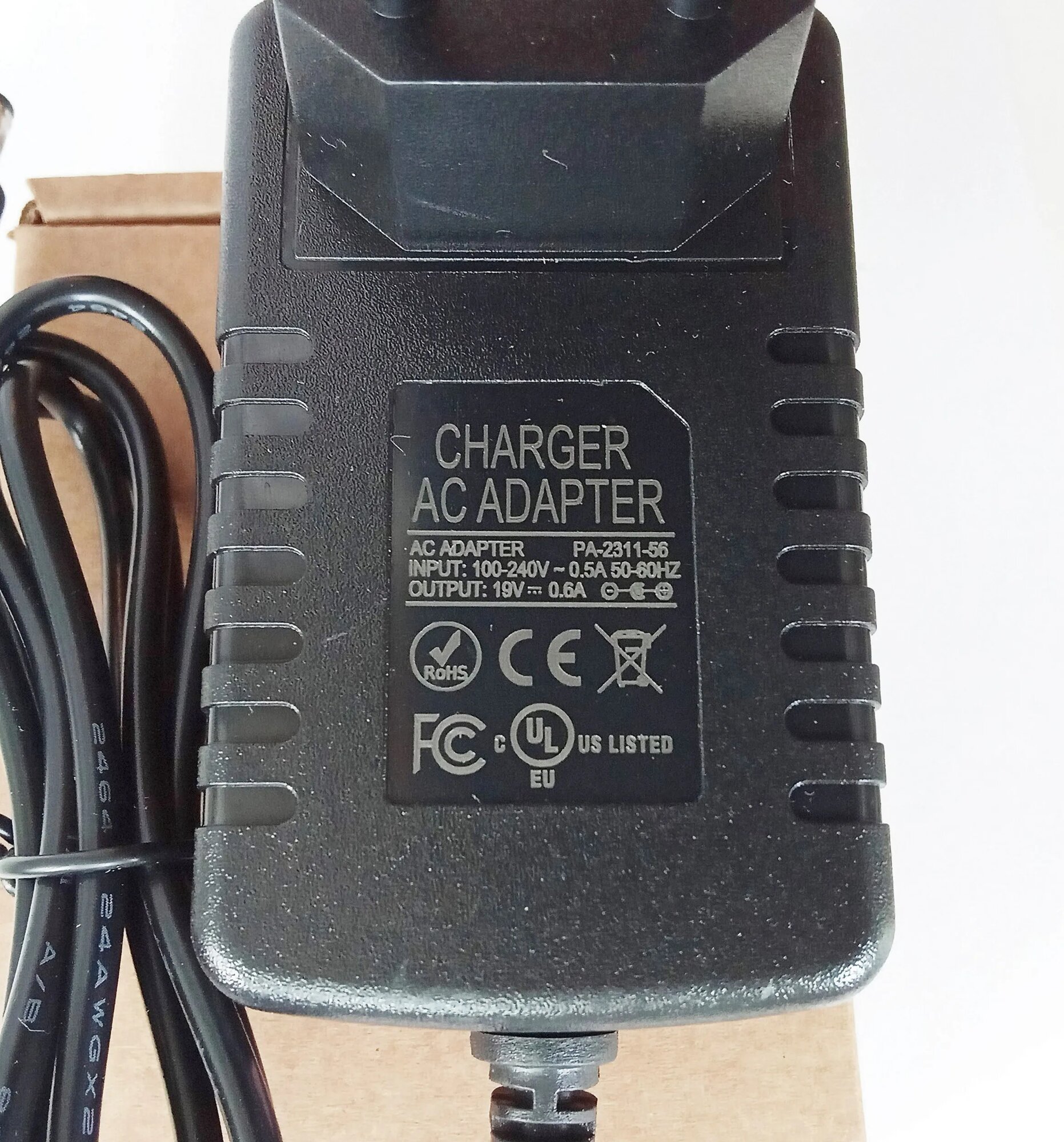 Зарядное устройство Midea VCR04G для пылесоса (зарядка 19V)