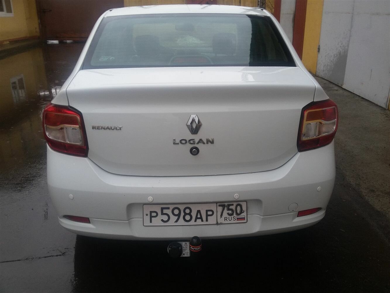 Фаркоп для Renault Logan седан 2014г.-по н. в. (без электрики) (паспорт и сертификат) AvtoS. RN10