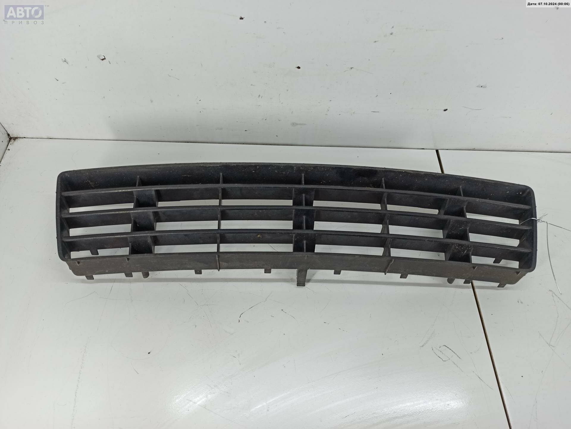 Решетка (заглушка) в бампер Audi A6 C5 (1997-2005)