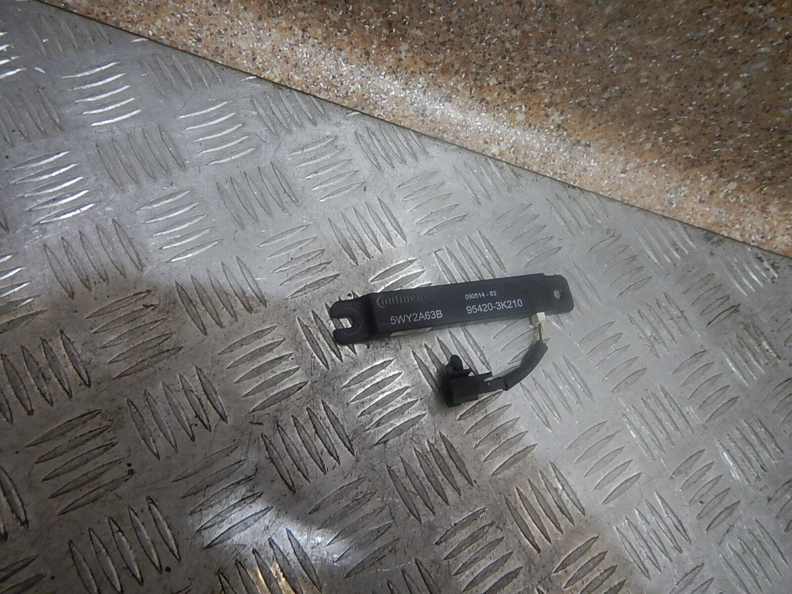 Б/У Антенна, KIA (Киа)-SORENTO (09-) KIA SORENTO (09-20) Иммобилайзера. Без видимых повреждений. 274536 Hyundai-KIA арт. ...