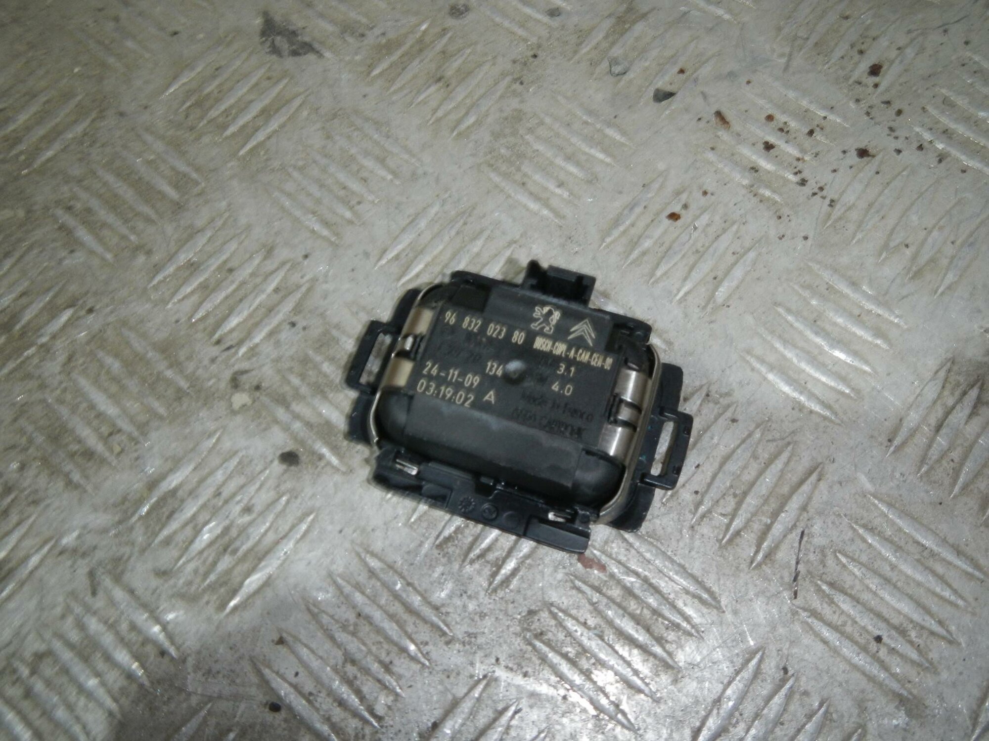 Б/У Датчик дождя, Peugeot (Пежо)-308 (07-) PEUGEOT 308 (07-) без повреждений. 499062 Peugeot-Citroen арт. 9683202380