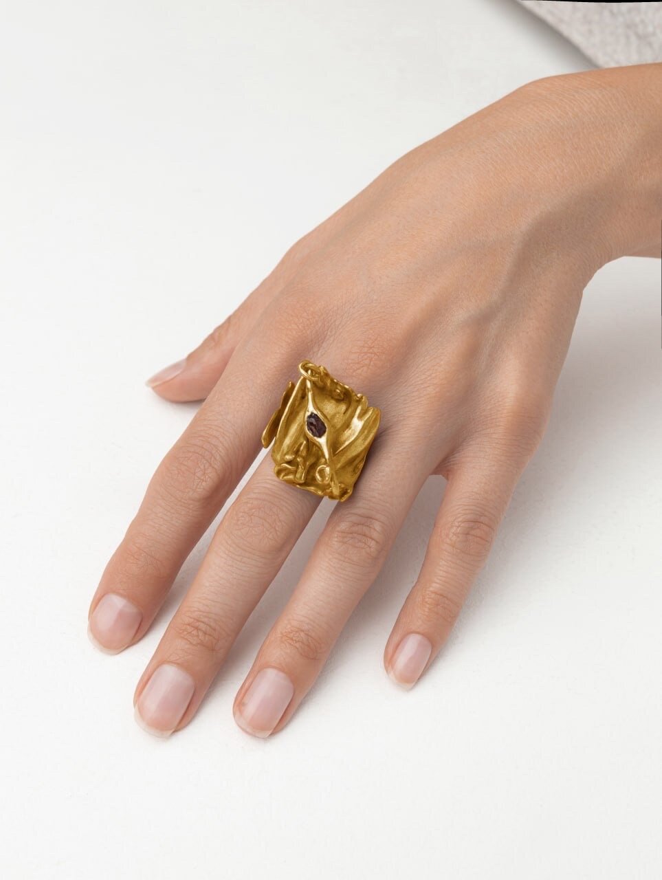 Перстень, серебро, 925 проба, золочение, гранат