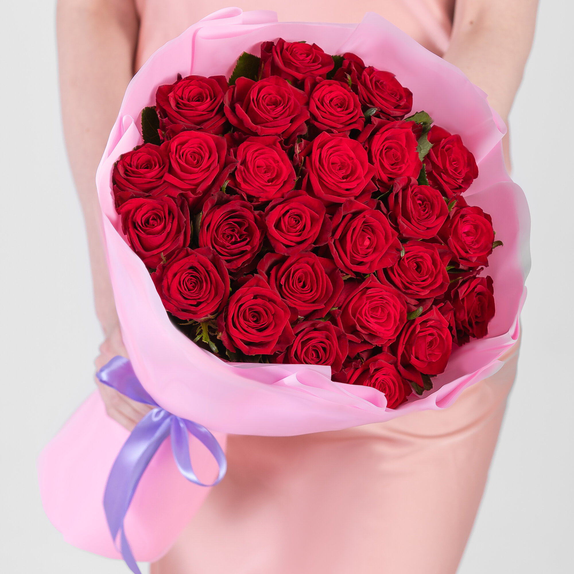 Букет Мегацвет24 "Роза Красная", 25 роз, 60см, дизайнерская упаковка