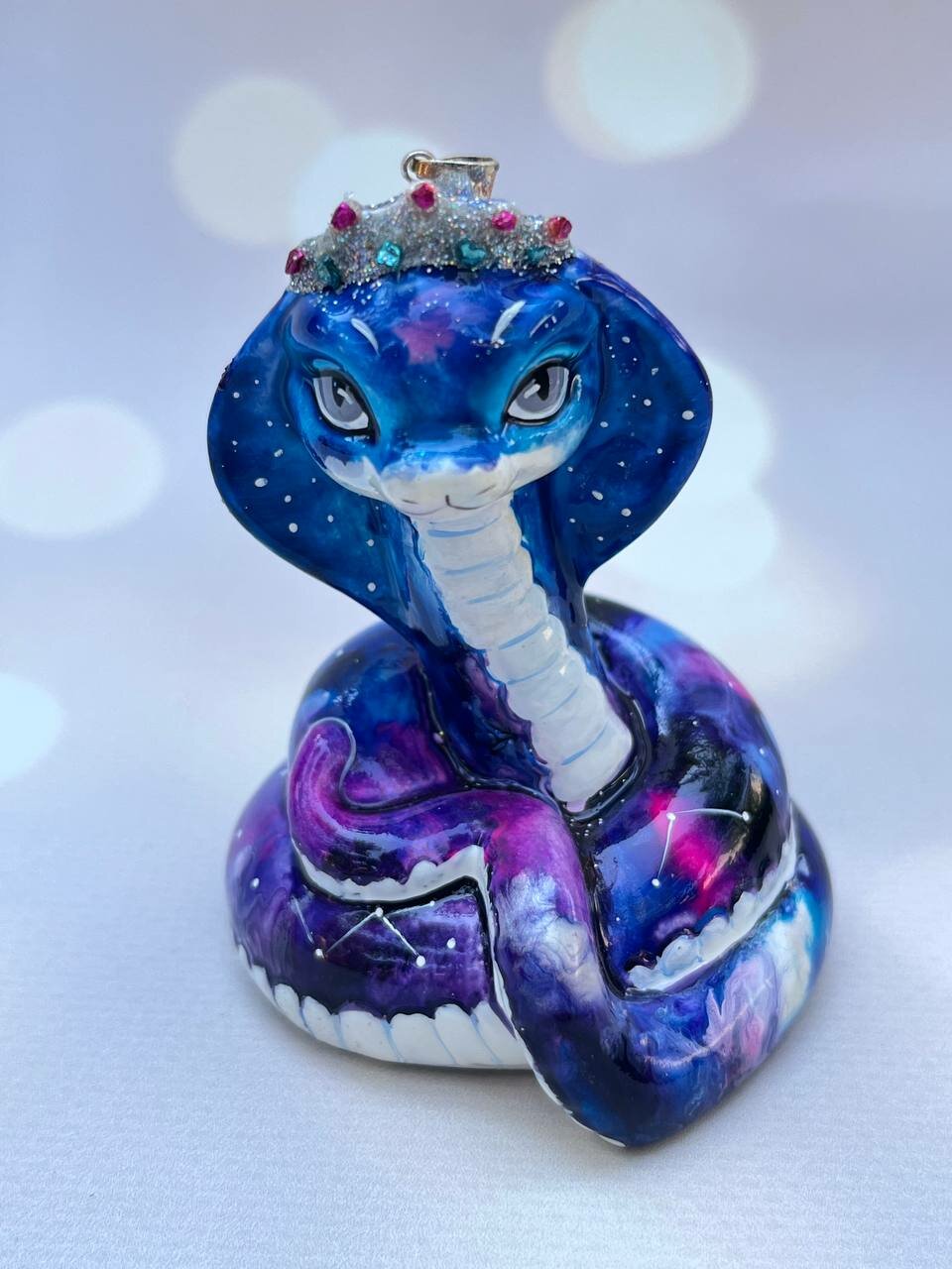 Фигурка фарфоровая Змейка голубая