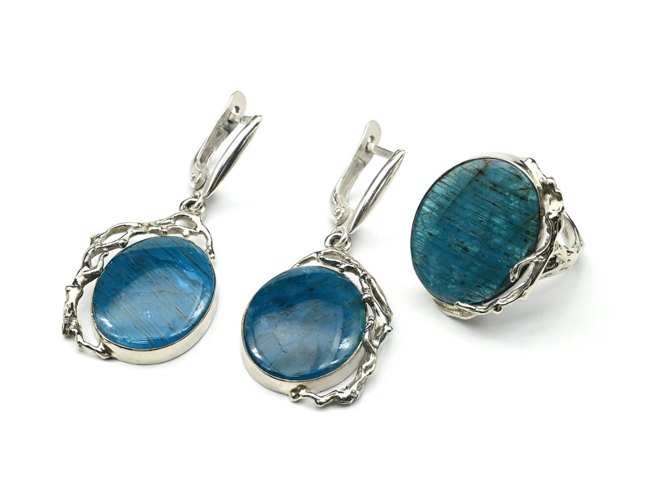 Комплект бижутерии: кольцо, серьги, апатит