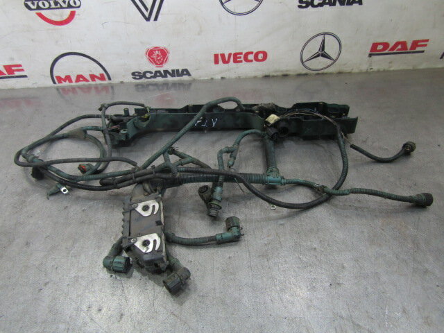 Проводка двигателя D12 Volvo FH, FM, есть повреждение
