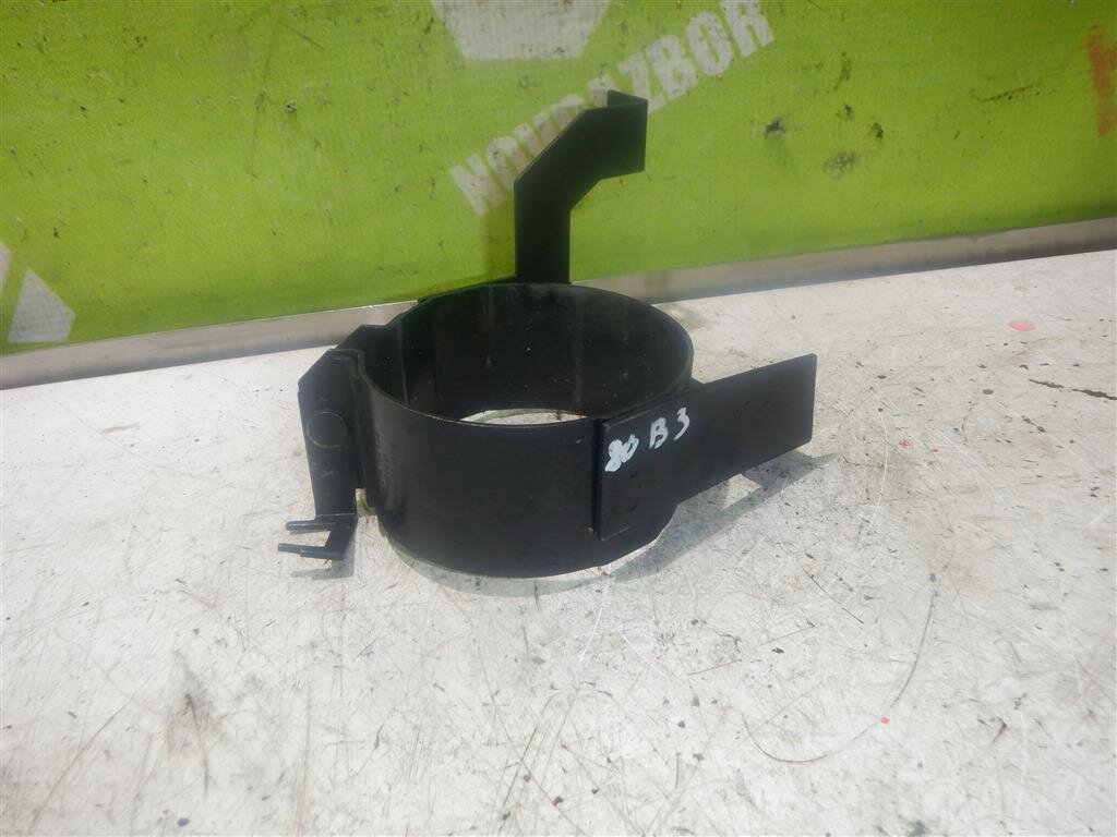 Кронштейн Audi 80 90 B3 86-91