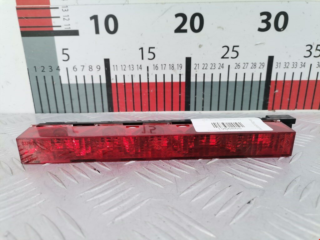 Фонарь дополнительный тормозной (стоп-сигнал) Ford Mondeo 3 1151768 арт. 1966866