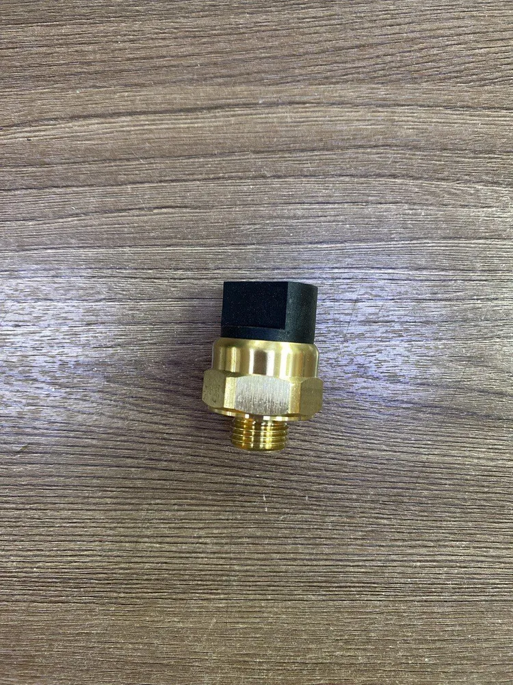 Датчик температуры охлаждающей жидкости (включения вентилятора) (3 контакта) Great Wall Deer Safe Грейт Вол Дир Сэйф