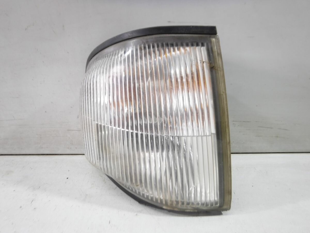 Указатель поворота правый белый Nissan Vanette IV (1999—2017) 26120HA002