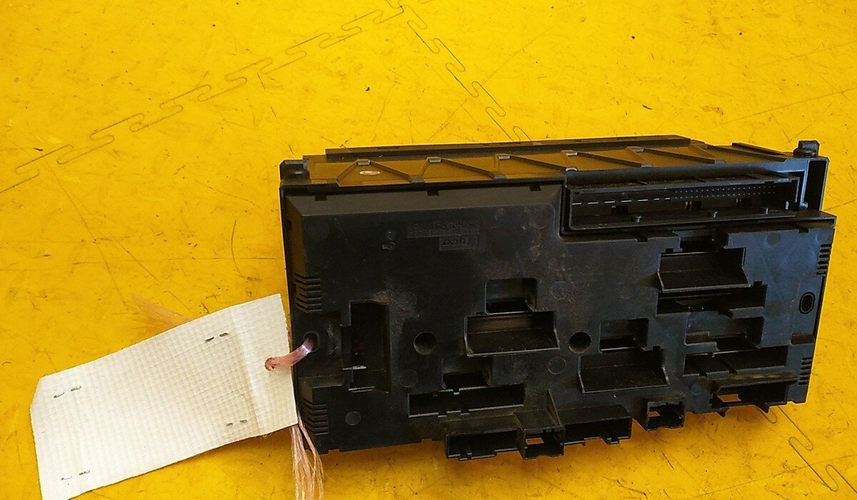 Блок предохранителей 7-серия F01/F02 BMW 61149234421