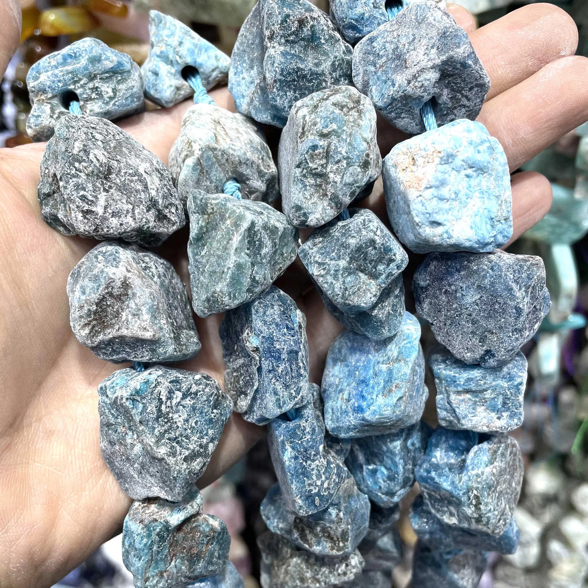 Бусины из апатита, натуральный камень