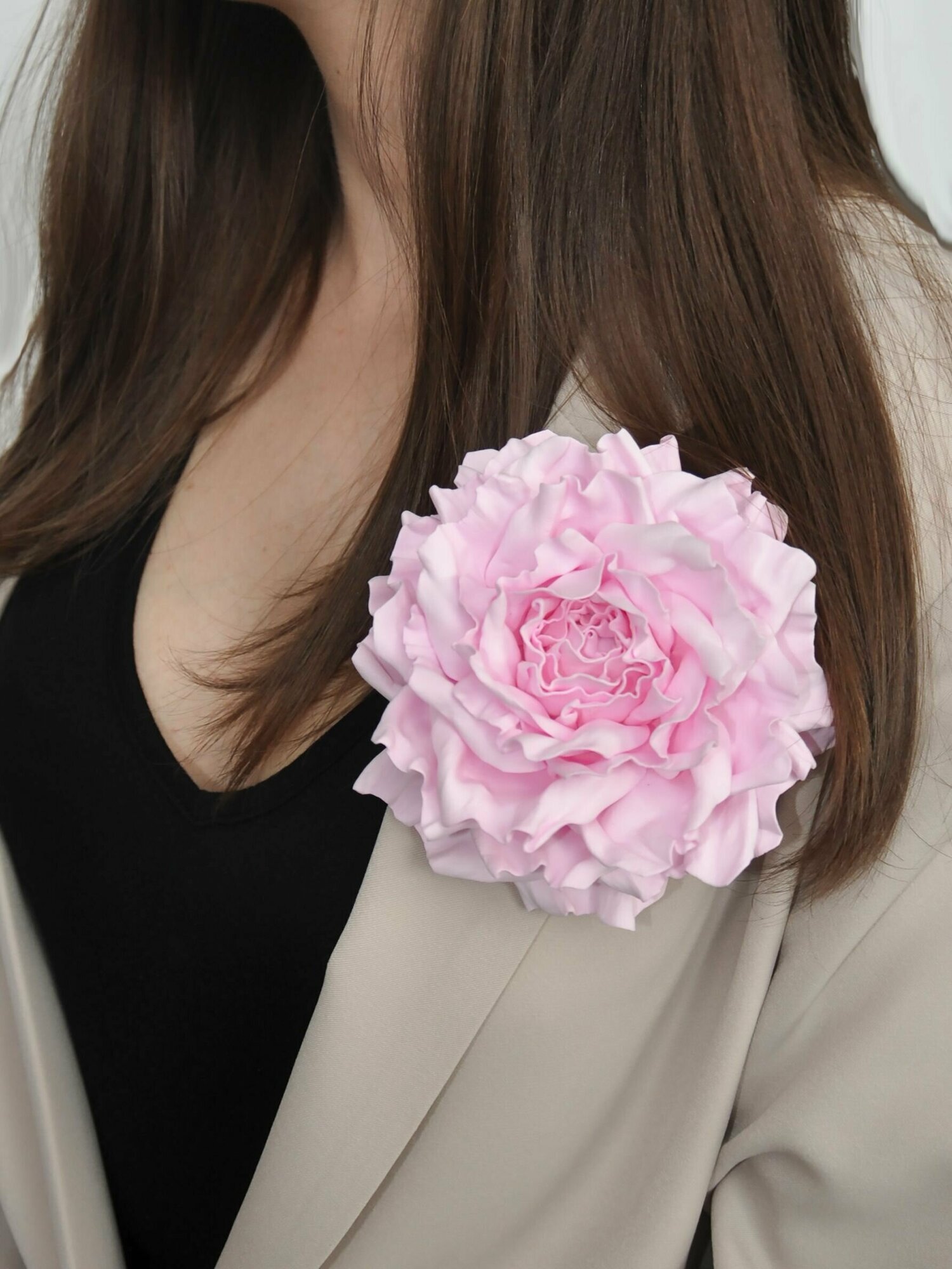 Заколка-брошь для волос/одежды/сумки большой цветок роза светло-розовая 0008