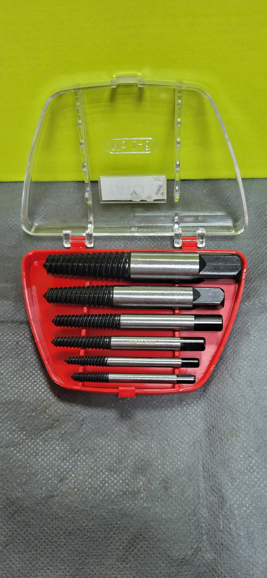 Набор экстракторов для извлечения обломанных шпилек и болтов (M3-M25) 6 предметов YATO (Польша)