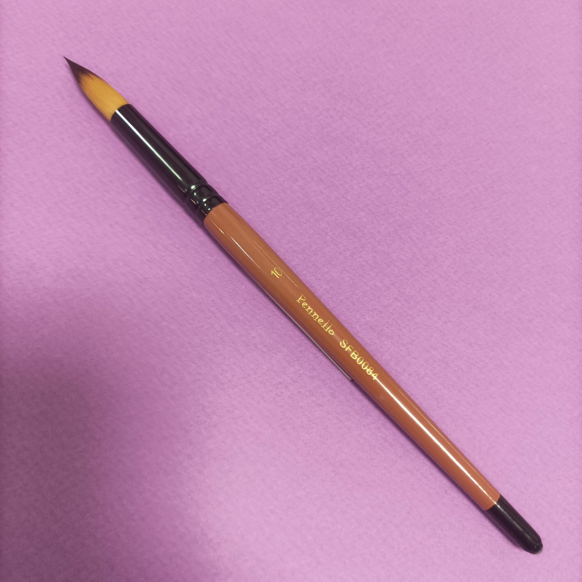 Кисть синтетика Pennelo круглая N 10 короткая ручка