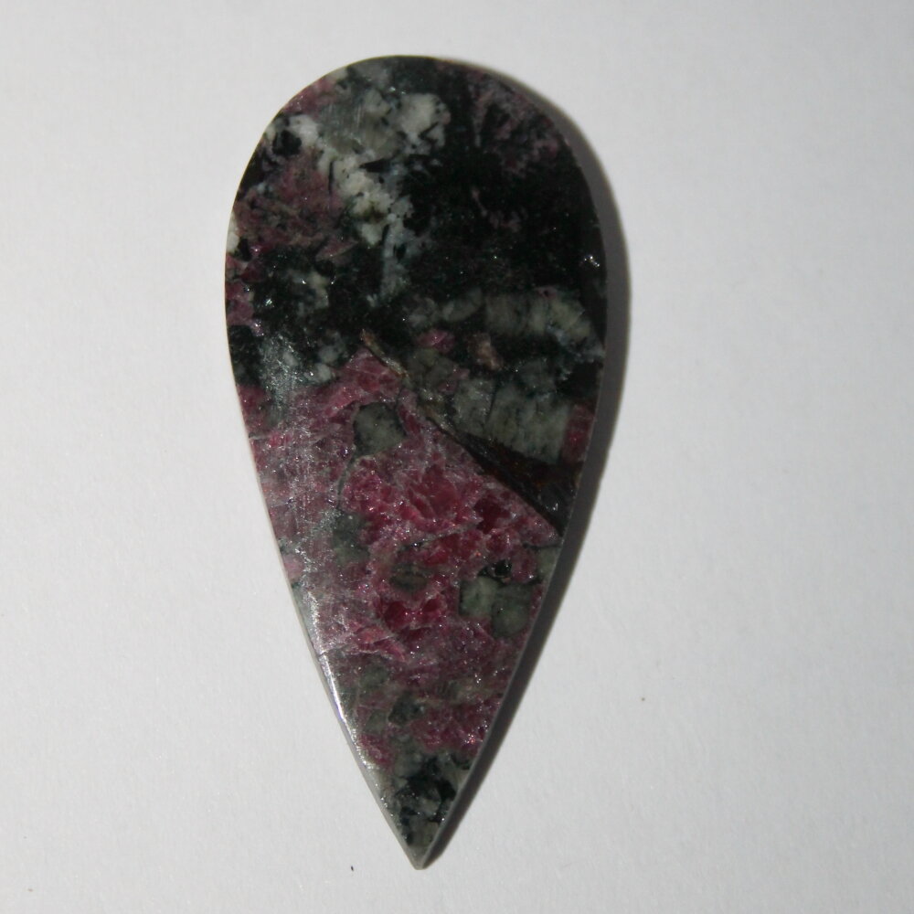 Эвдиалит кабошон, натуральный камень, 39х18х3 мм, "True Stones"