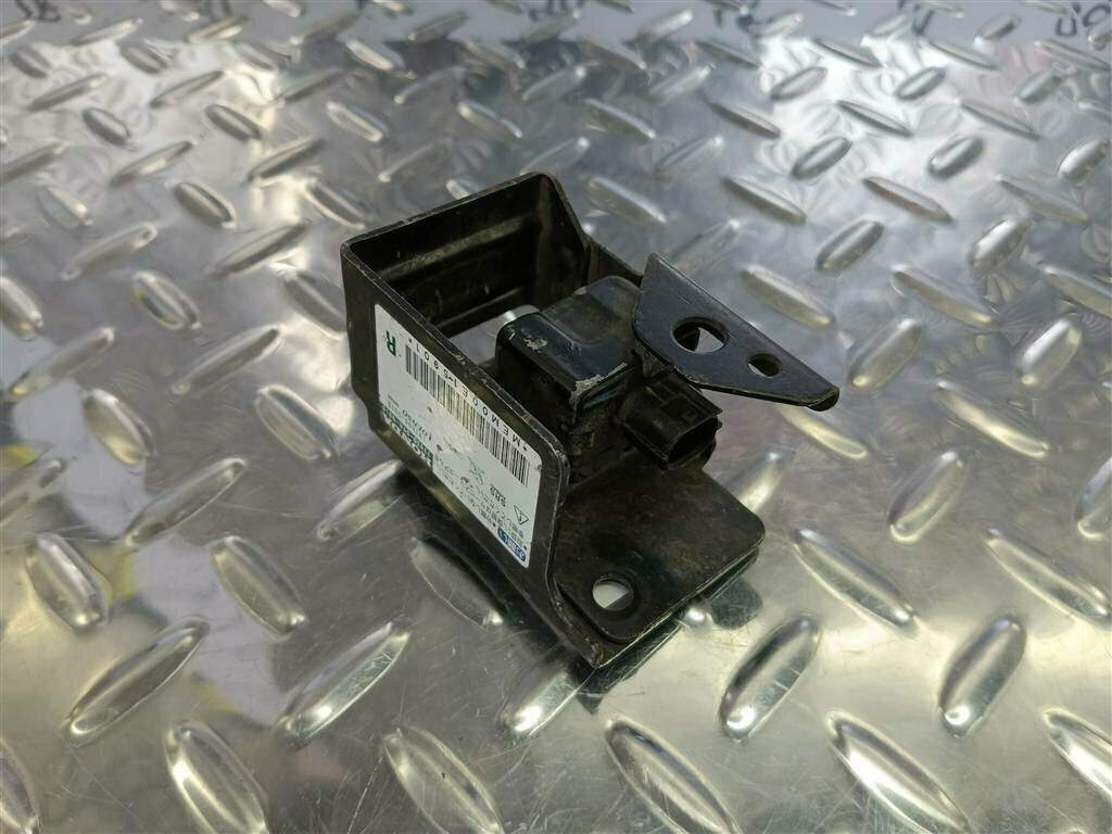 Датчик удара (AIR BAG) Б/У для HONDA CR-V II (2001—2004) 77930S9AN81