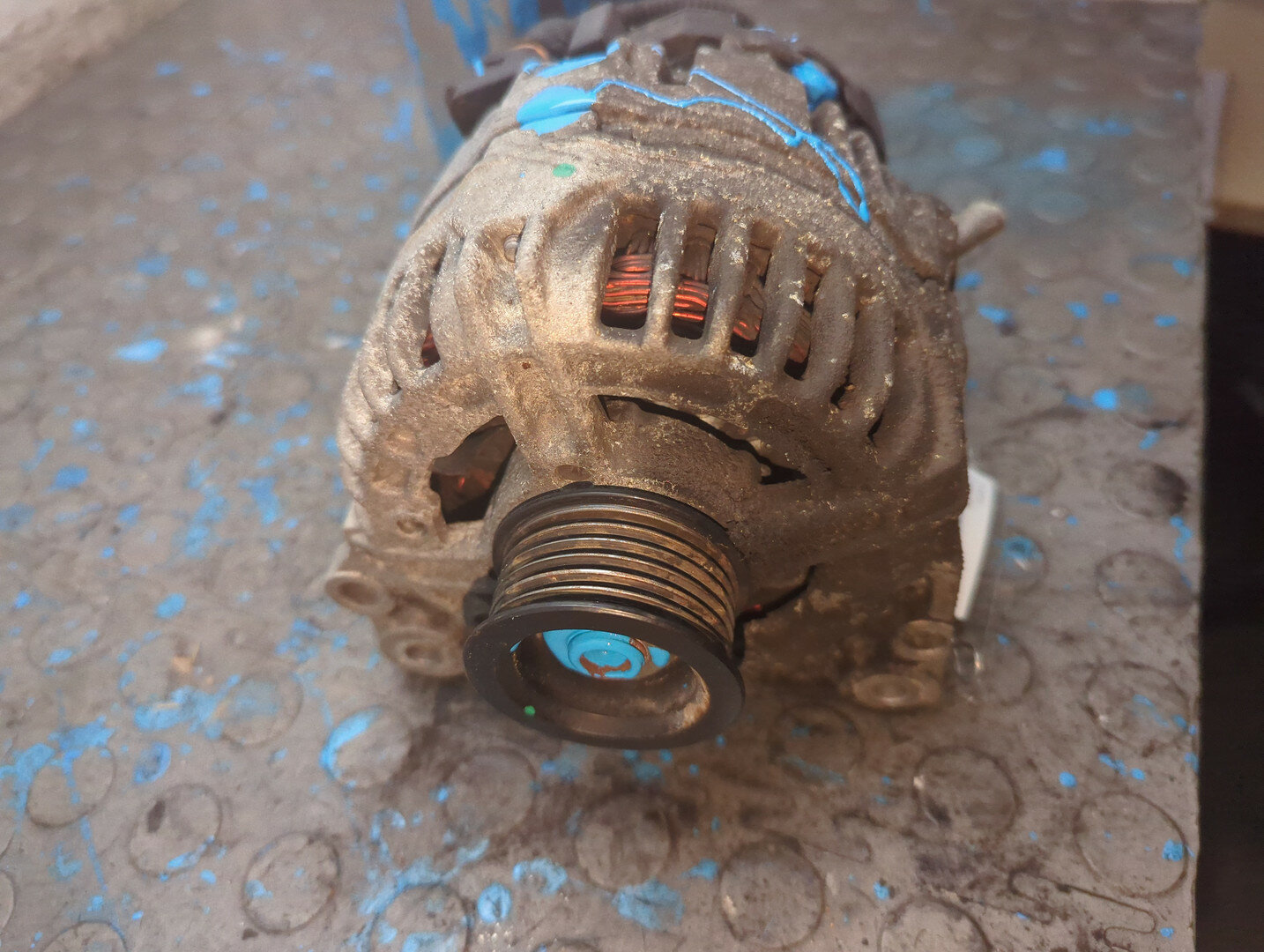 Генератор Volkswagen Jetta 5 Б/У