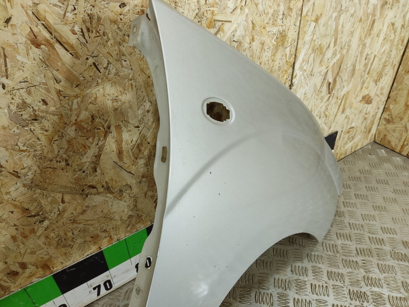 Крыло переднее правое MAZDA Carol 2004-2009 1A0452111