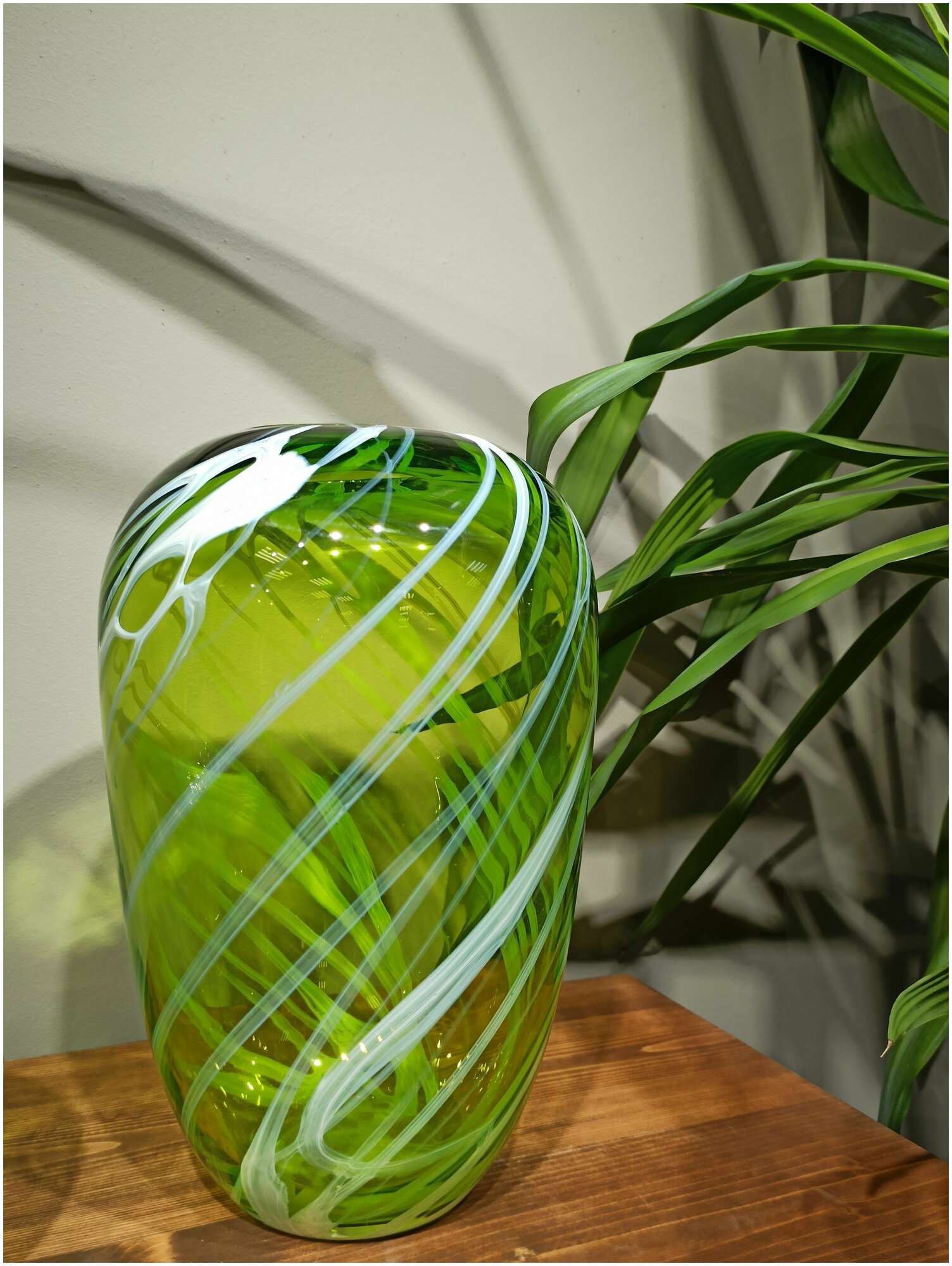 Декоративная ваза для цветов "Овальная" / зелёный