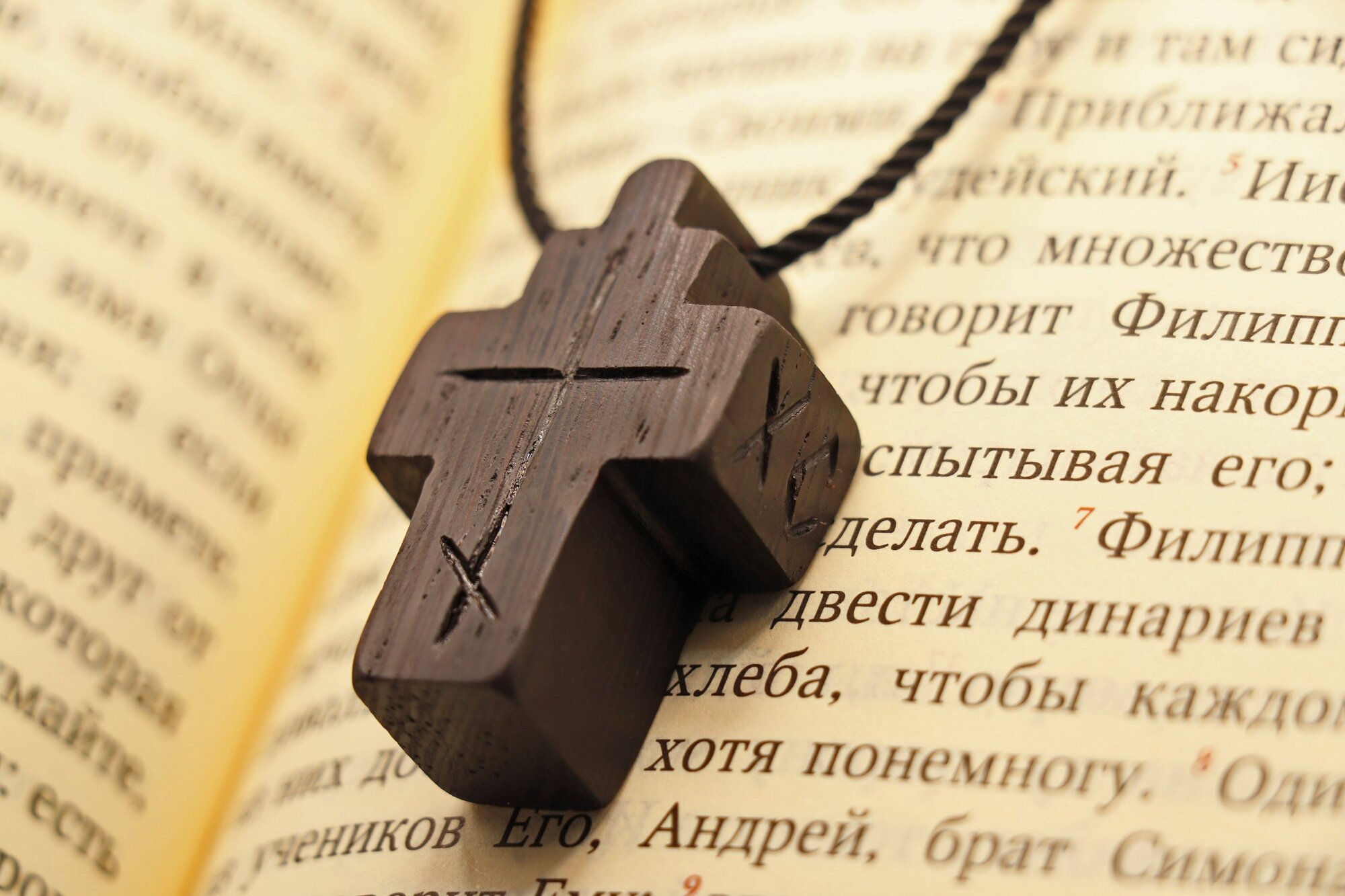 Крест ручной работы, нательный крест из венге