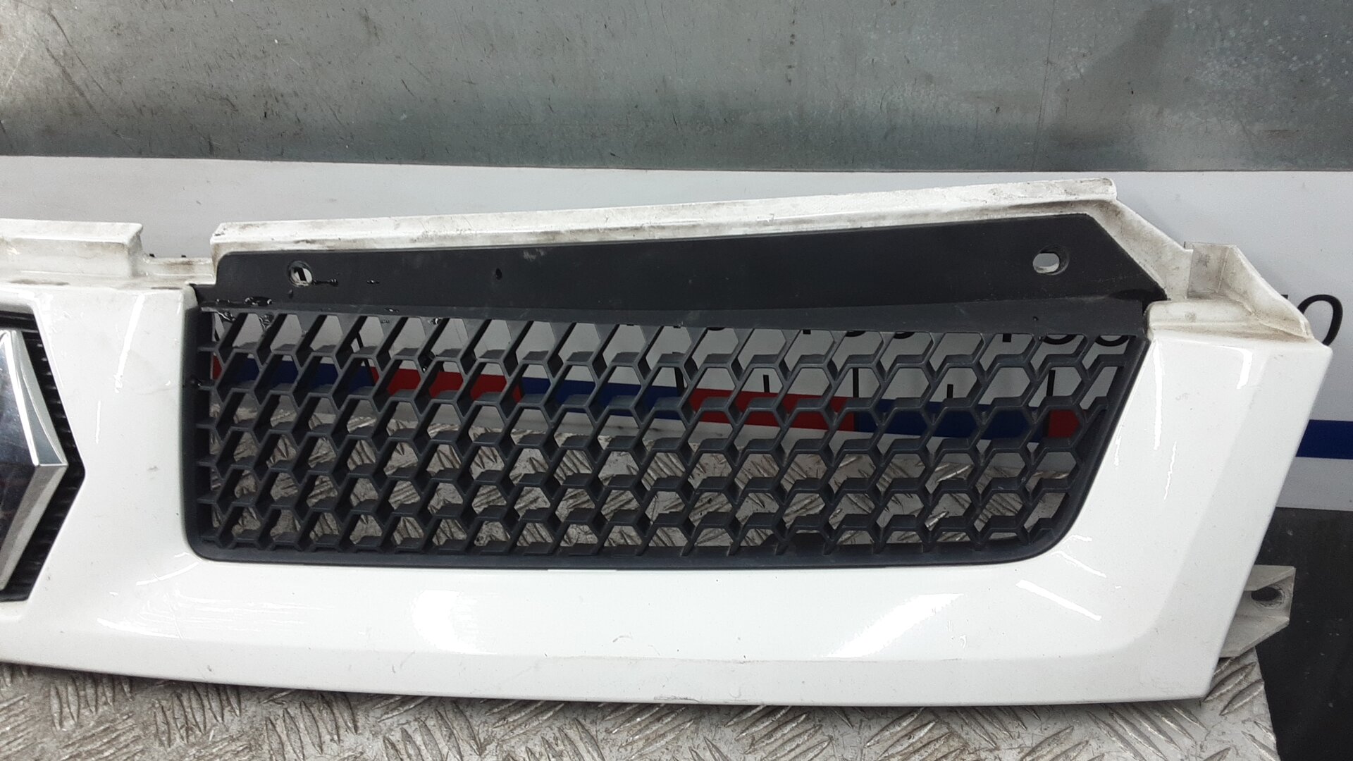 Решетка радиатора RENAULT MASTER 2 — фото 1