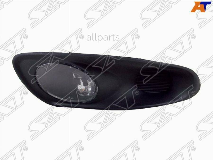 SAT ST-215-2021L Фара противотуманная (Слева/ с оправой) Nissan Cefiro 98-03