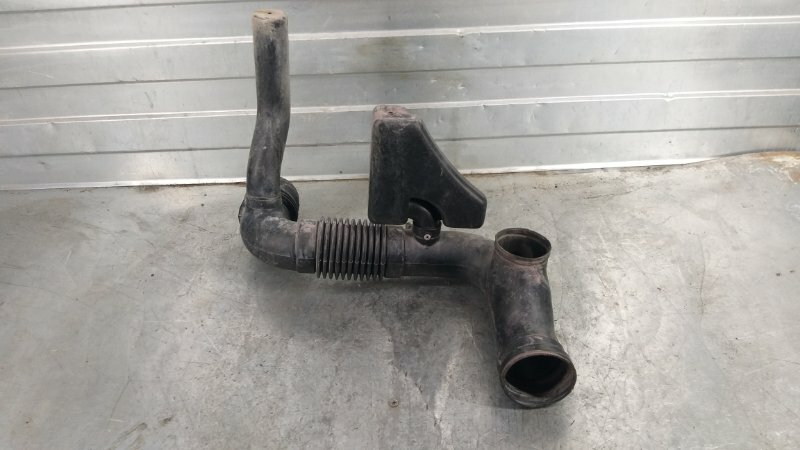 Воздухозаборник Subaru Impreza GF1 EJ15 1992-2000