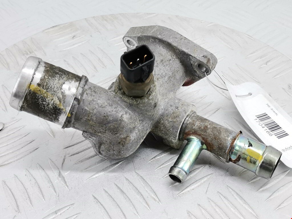 Фланец (штуцер системы охлаждения тройник) Hyundai i30 2 арт. 1704166