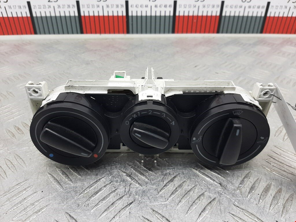 Блок управления печки (климат-контроля) Volkswagen Golf 4 1J0819045F арт. 2100994