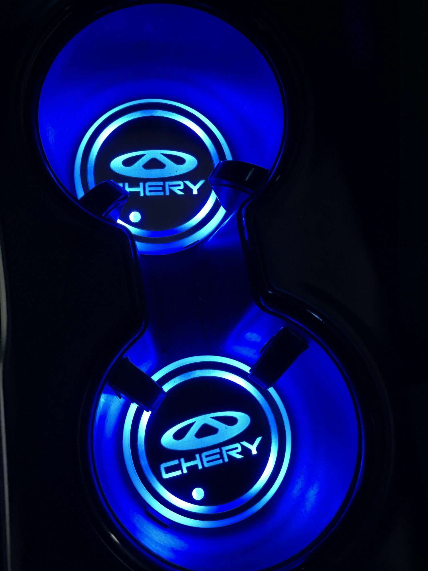 Светодиодная подсветка для подстаканников (7 цветов) для автомобилей Chery Arrizo 8, Arrizo 5 PLUS, Tiggo 8 PLUS, Tiggo 8 PRO — фото 1