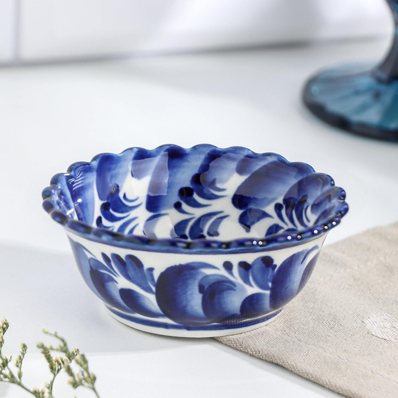 Розетка под варенье "Орнамент", гжель, бело-синяя, керамическая