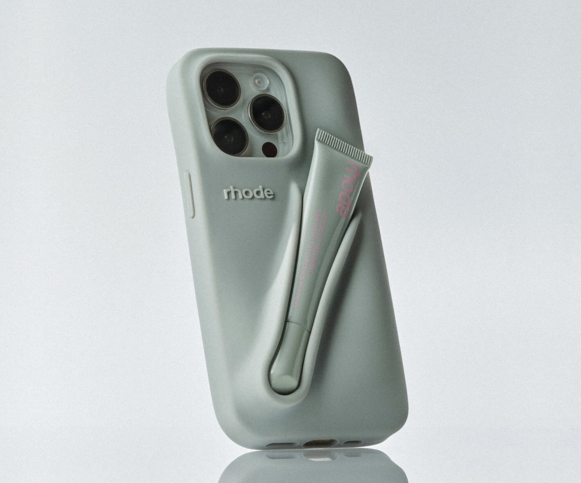 Чехол Rhode на iphone 15 pro lip case