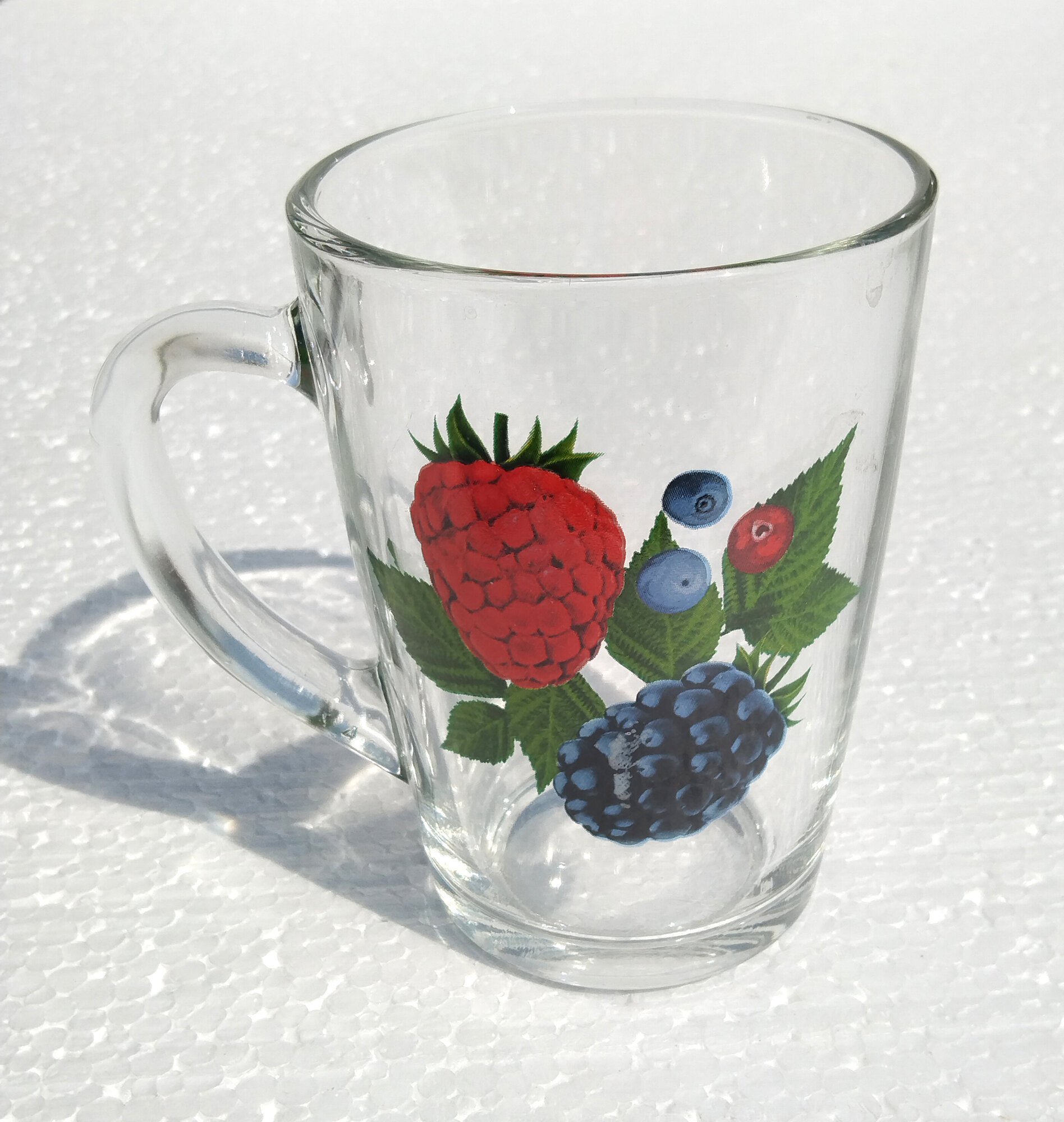 Кружка стеклянная с ручкой Малина Ежевика 300мл