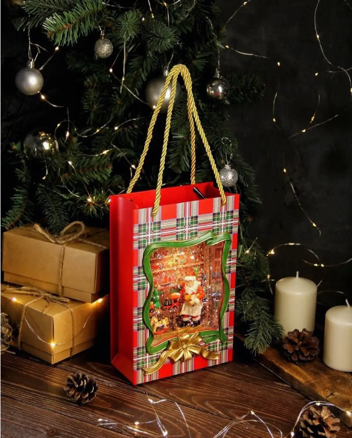 Новогодний фонарь "Подарочный пакет": Дед Мороз мастерит подарки, музыкальный LED, USB, 3*АА, размер: 23*15*7 см