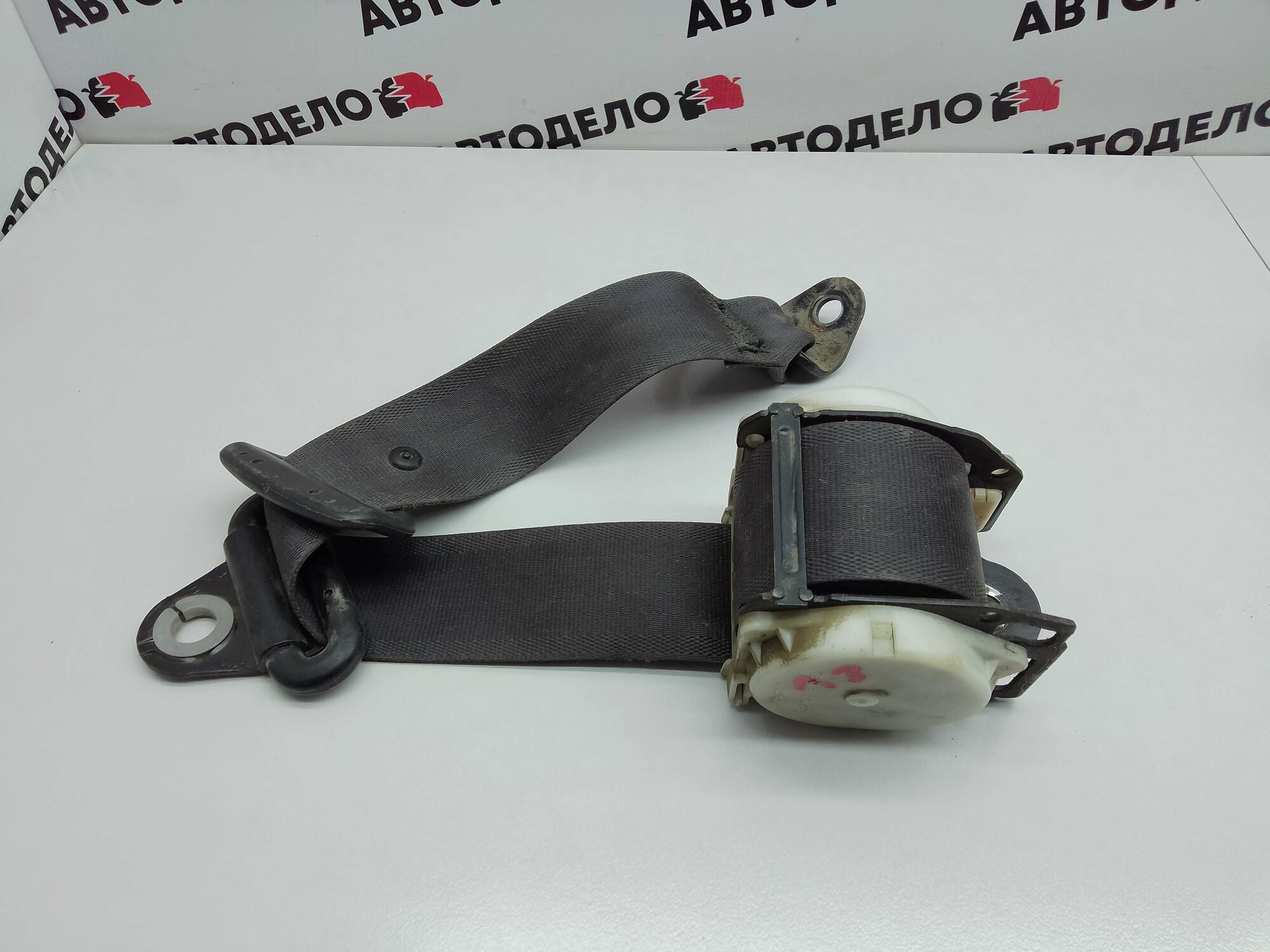 Ремень безопасности з/л Mazda 323 BA 1998 г.в